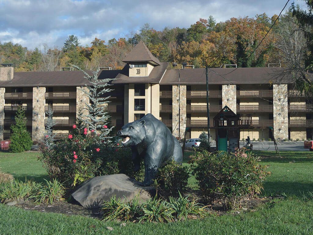 Brookside Resort - Gatlinburg, TN - Free Wifi - Swimming - Bus Parking