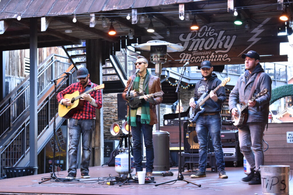 A Socialite's Guide to the Pigeon Forge & Gatlinburg Nightlife